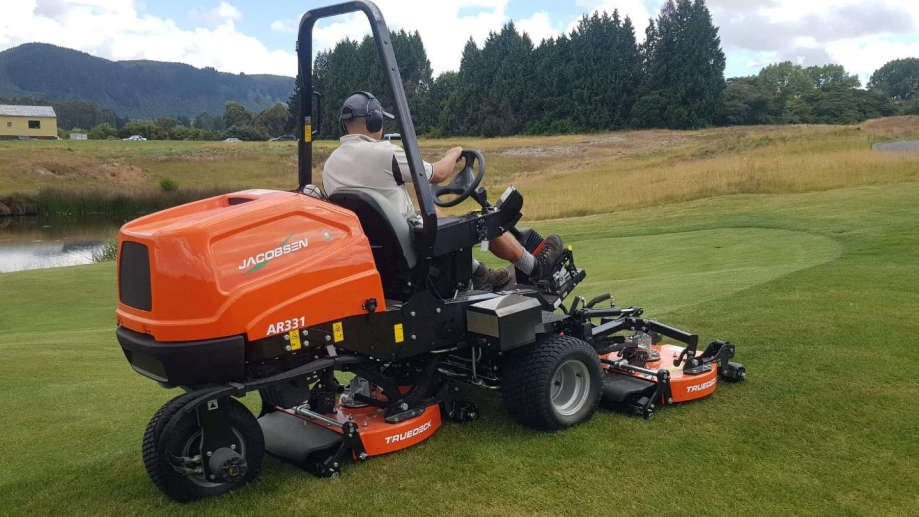 AR331 | Commercial | Jacobsen