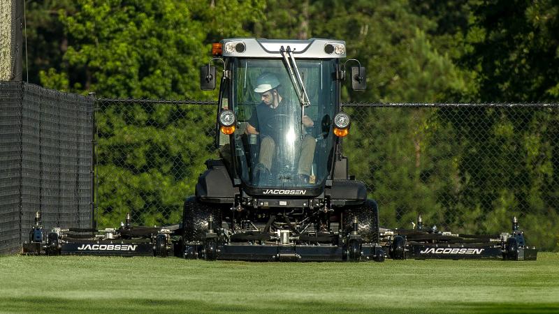 HR700 | Commercial | Jacobsen
